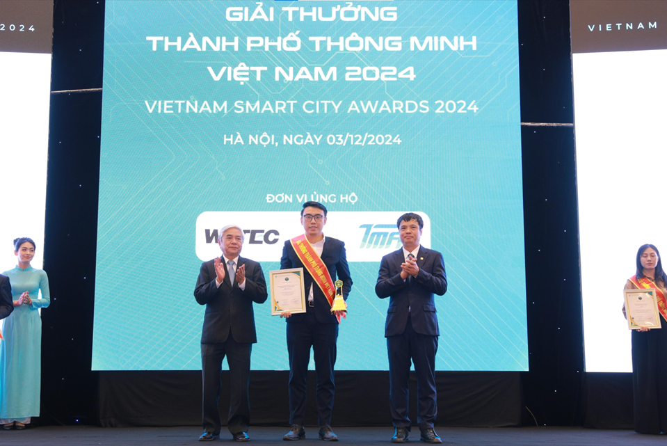 MOBIFONE IT XUẤT SẮC GIÀNH GIẢI THƯỞNG GIẢI PHÁP DU LỊCH THÔNG MINH TẠI ...